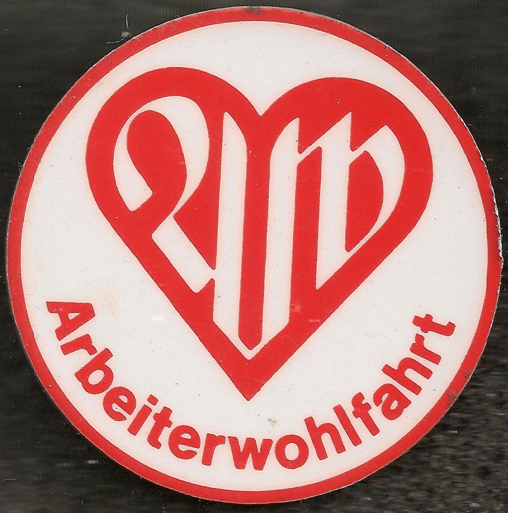AWO – Logo Button – ca. 1980 : Geschichtsdokumente.de